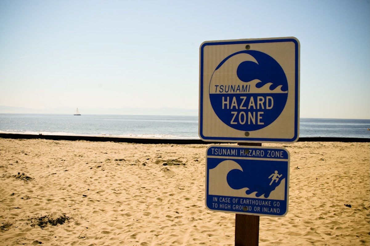 Hawaii, Alaska and U.S. West Coast under tsunami alert after massive ...