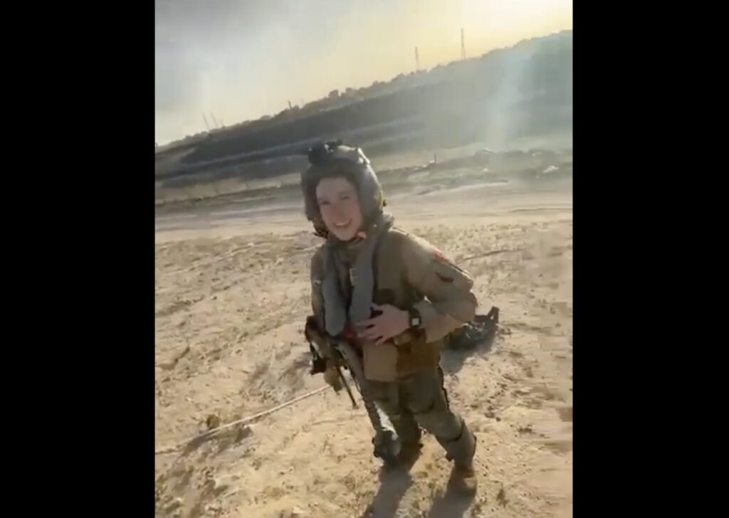 ‘Thanks for helping us!’: Watch Kuwaitis come to aid of American pilot ...